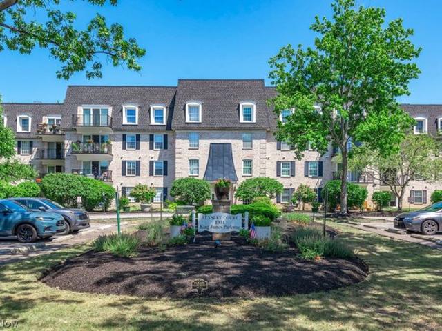 1931 King James Pkwy Apt 323, Westlake, OH 44145