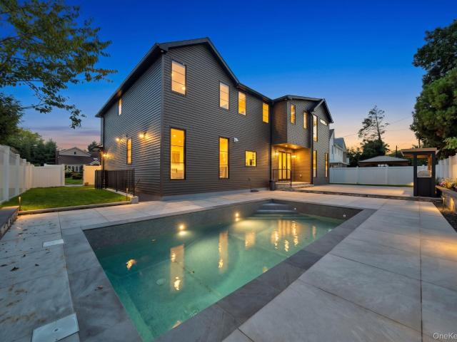 1931 Stratford Drive