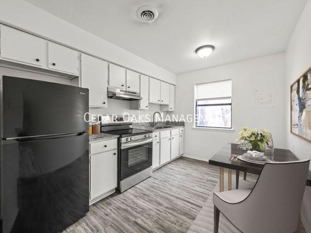 1931 W Deane St, 2 beds, 1 full bath