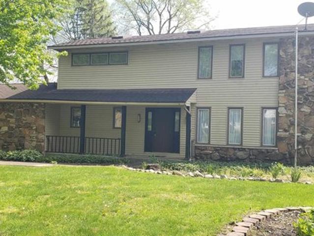 19321 Edinburgh Dr, South Bend, IN 46614