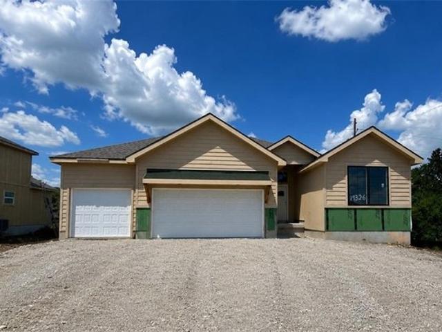 19326 Skyview Ln, Spring Hill, KS 66083