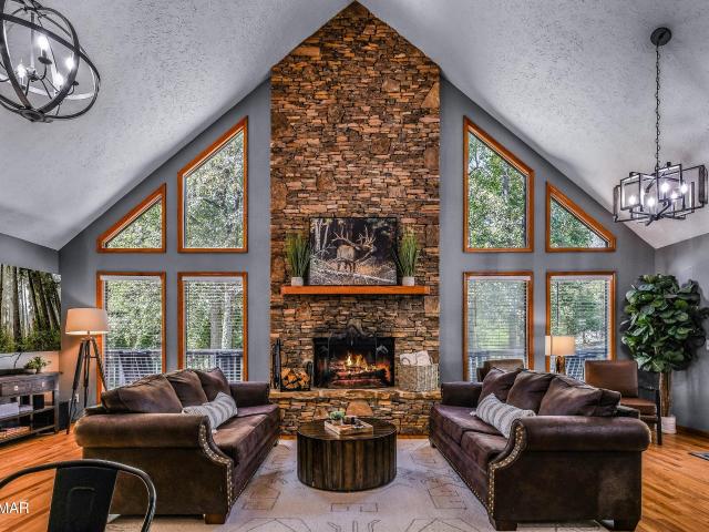 1932 Creek Hollow Way