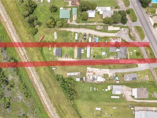 1932 Dicarlo Dr, Chalmette, LA 70043