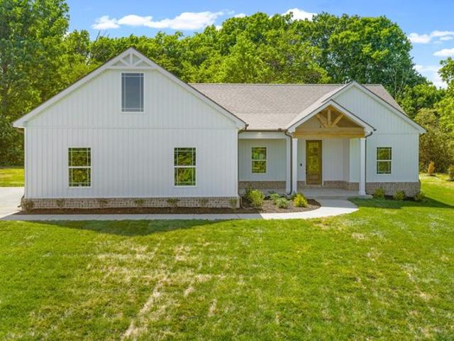1932 River Rd, Clarksville, TN 37040