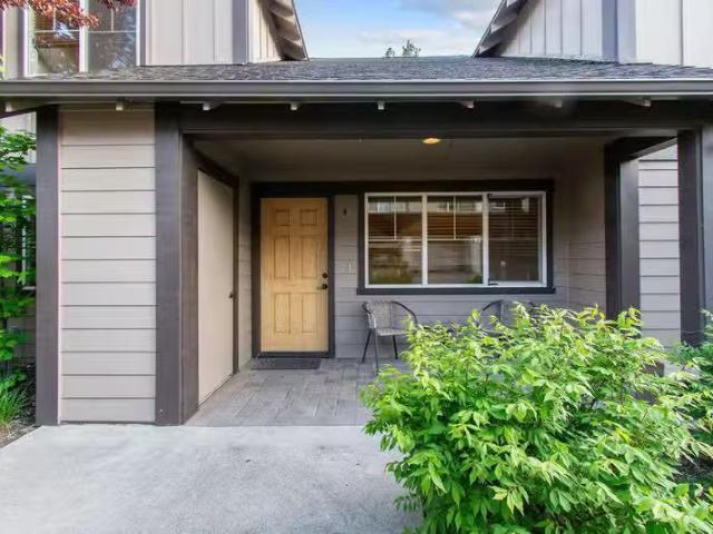 1933 NW MONTEREY PINES DR UNIT 4, BEND, OR 97703 Condo/Townhom.