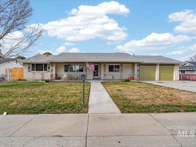 1933 N Blossom Pl, Meridian, ID 83646