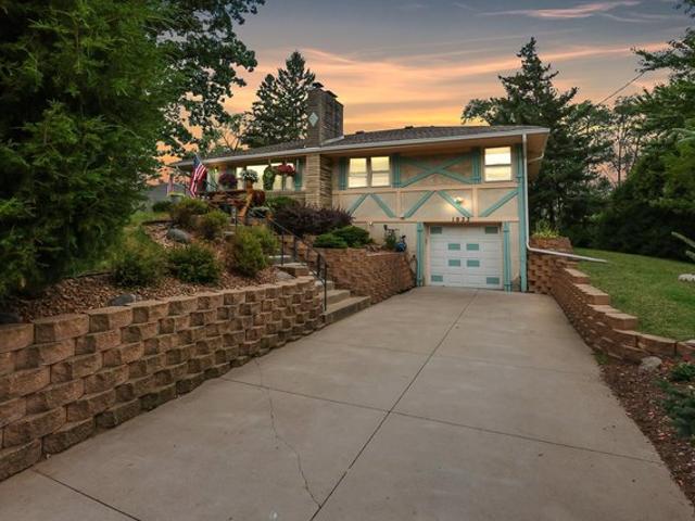1933 Flandrau St, Maplewood, MN 55109
