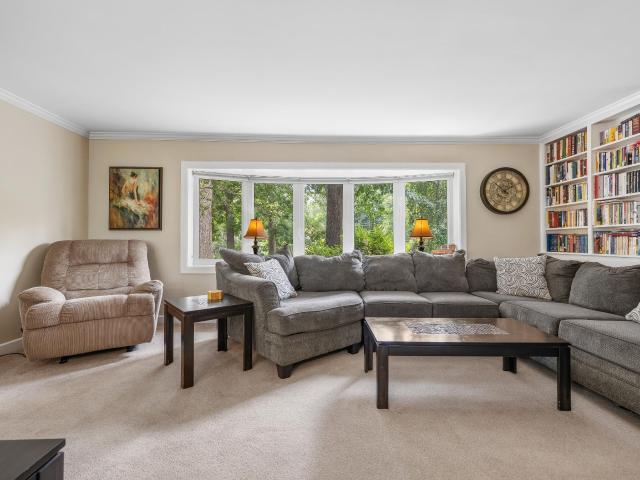 1933 forest dr