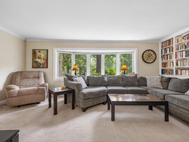 1933 Forest Dr