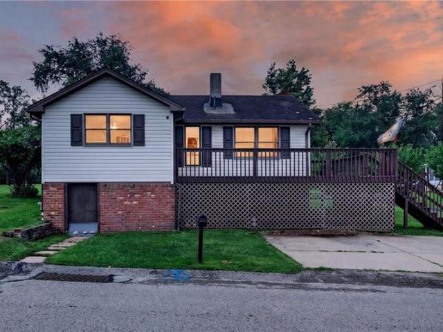 1933 Gay Ave, Greensburg, PA 15601