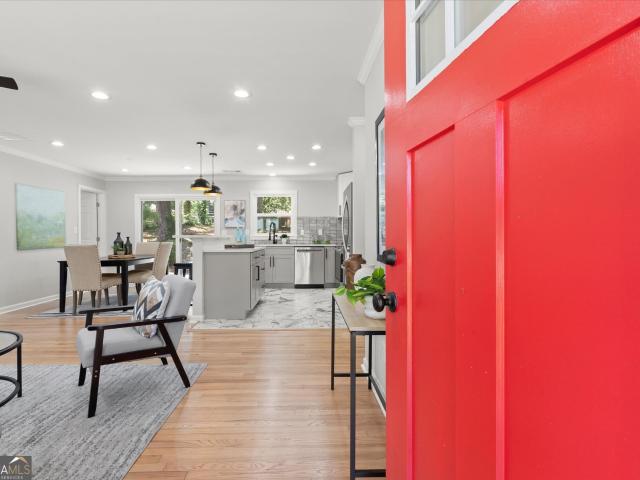 1933 Glen Echo Drive