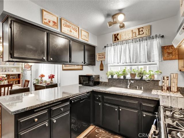 1933 Glenoaks Blvd, Unit 127, San Fernando, CA 91340 | Compass