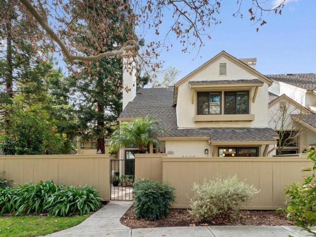 1933 Huxley Court