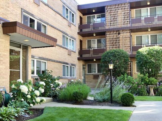 1933 Harrison St Apt 3B, Evanston, IL 60201