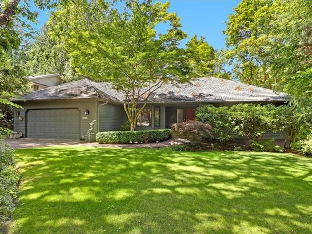 1933 SW Broadleaf Dr, Portland, OR 97219