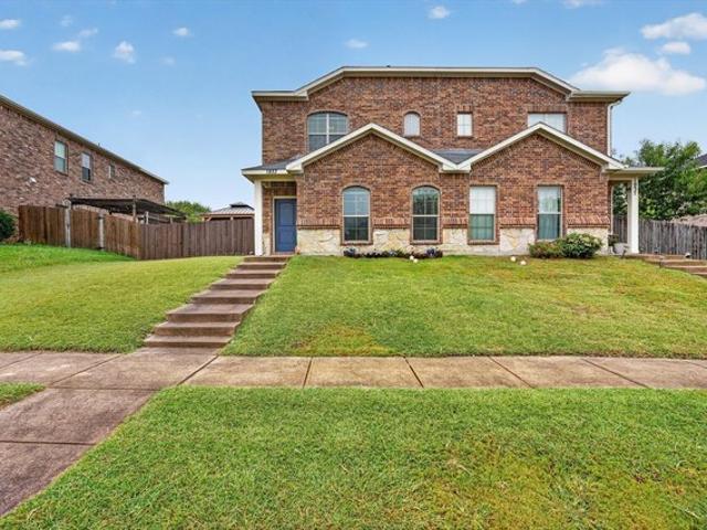 1933 Timber Oaks Dr, Garland, TX 75040