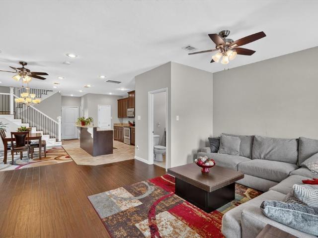 1933 Timber Oaks Drive