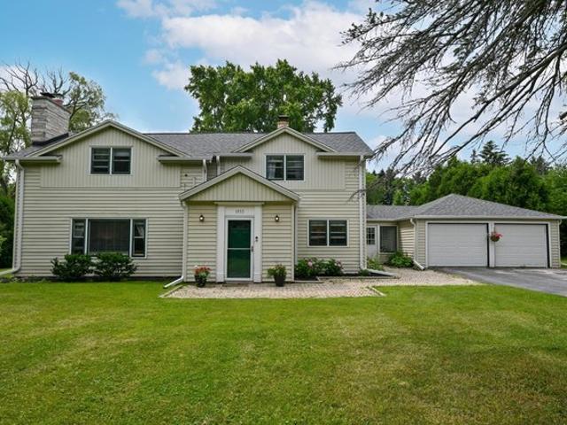 1933 W Donges Bay Rd, Mequon, WI 53092