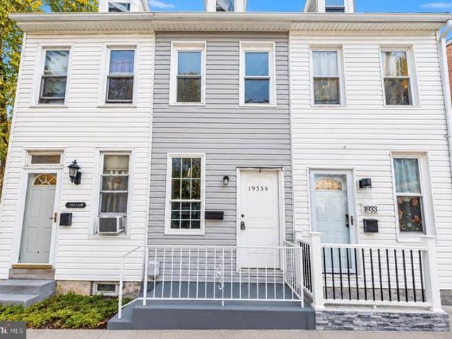 1933 1/2 Logan St, Harrisburg, PA 17102