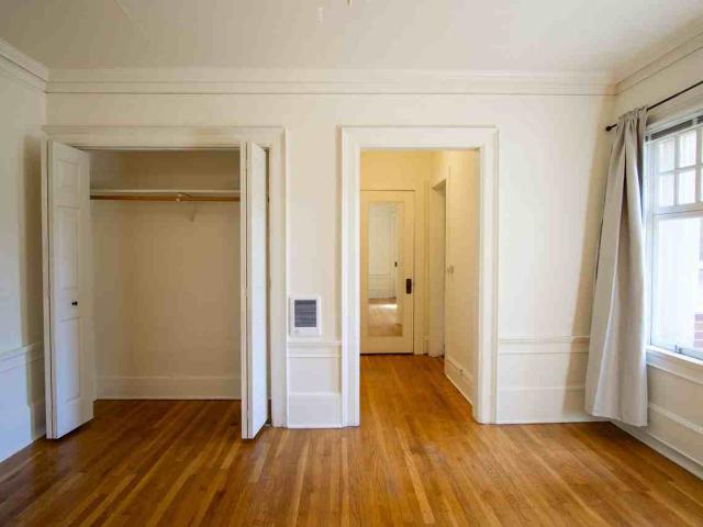 193 Belle Court Studio Apartment for Rent at 120 Nw Trinity Pl, Portland, OR 97209 Northwest District