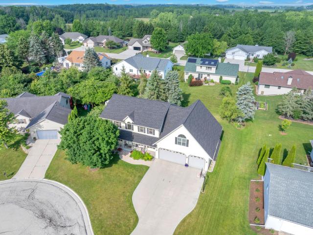 193 Lexington Ct