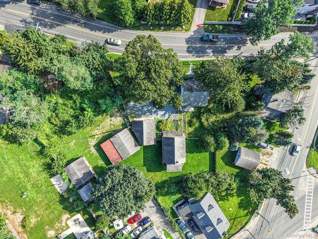 193 McKay Rd, Huntington Station, NY 11746
