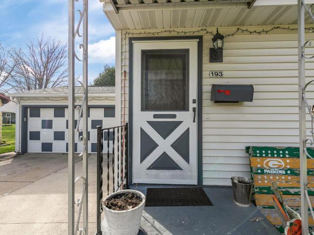 193 ROBERT Street