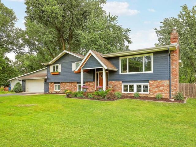 193 Ridgeview Dr, Wayzata, MN 55391