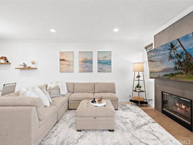 19442 Sunray Ln Unit 103, Huntington Beach, CA 92648