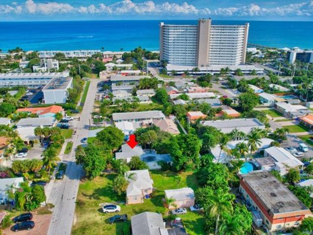 1944 NE 5th St, Deerfield Beach, FL 33441