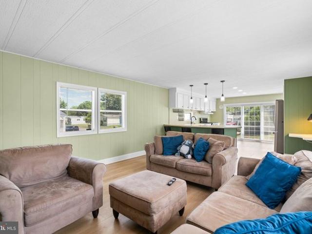 1944 Chipper Dr, Edgewood, MD 21040