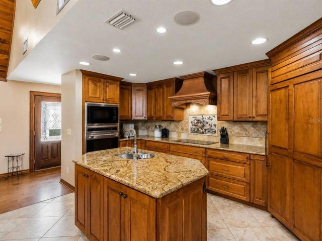 1944 Levine Ln, Clearwater, FL 33760 | MLS #O6408