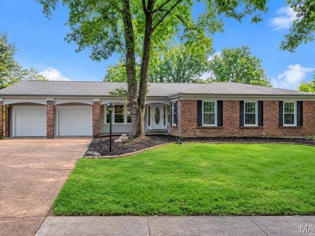 1944 Pepperrell Dr, Saint Louis, MO 63146