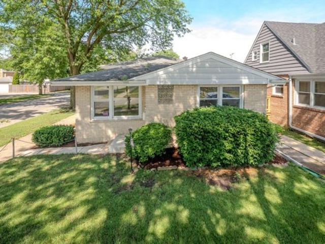 1944 S 15th Ave, Broadview, IL 60155