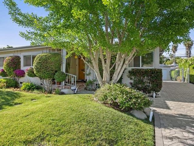 19459 Friar St, Tarzana, CA 91335