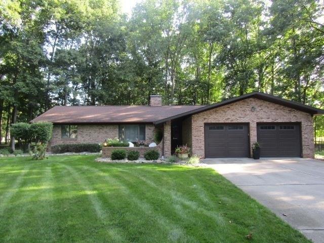1945 Maplewood Ct, Owosso, MI 48867