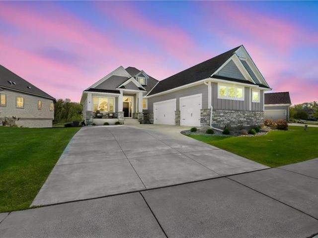 1945 Annika Dr N, Lake Elmo, MN 55042