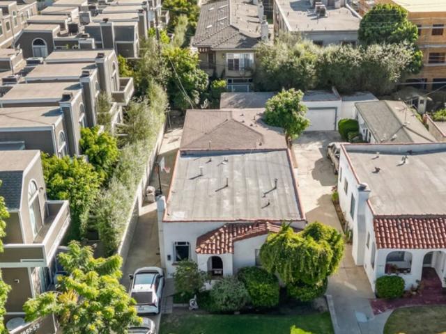 1945 Barry Avenue