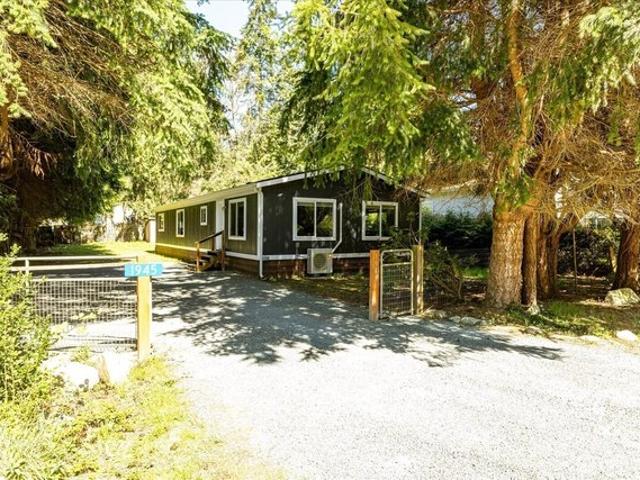 1945 Beachwood Dr, Freeland, WA 98249