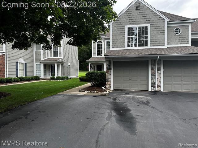1945 Eagle Pointe # 72