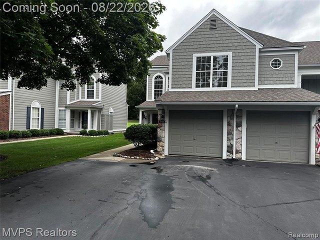 1945 Eagle Pointe Unit 72, Bloomfield Township, MI 48304