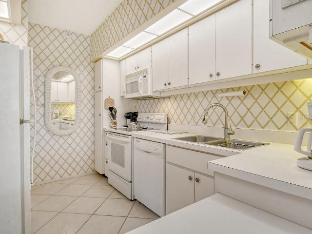 1945 Gulf of Mexico Dr, Unit M2402, Longboat Key, FL 34228 | MLS #TB8525