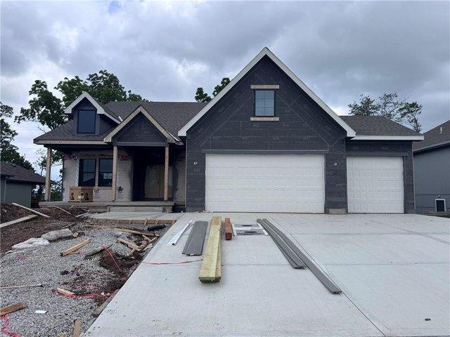 1945 Longview Dr, Liberty, MO 64068