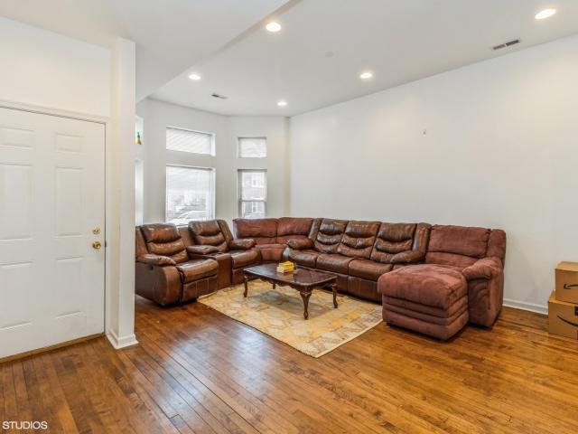 1945 W Cermak Rd, Unit 1, Chicago, IL 60608 | Compass