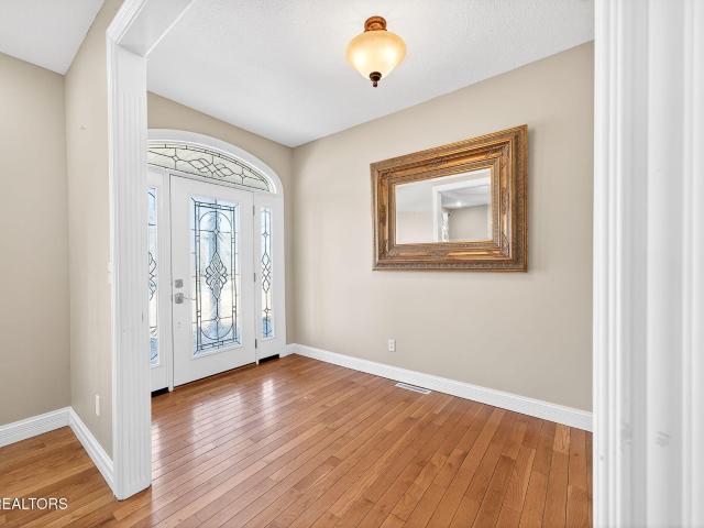 1945 W Creston Rd