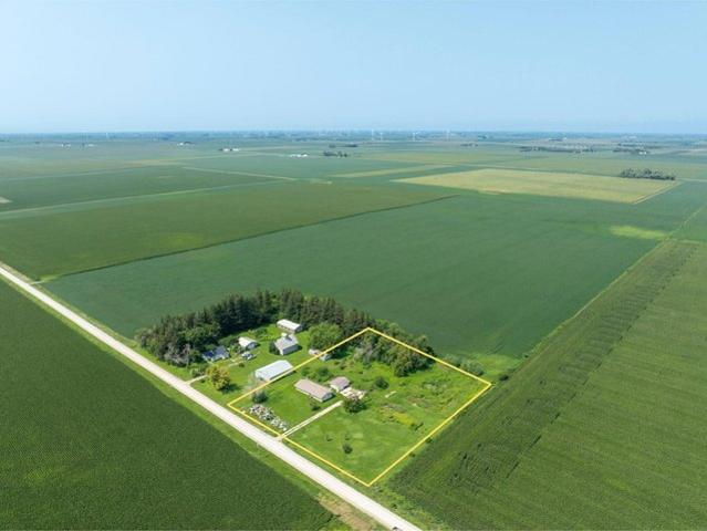 19461 and 19463 th St, Grundy Center, IA 50638