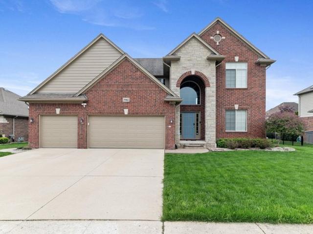 19462 Elkhound Rd, Macomb, MI 48044