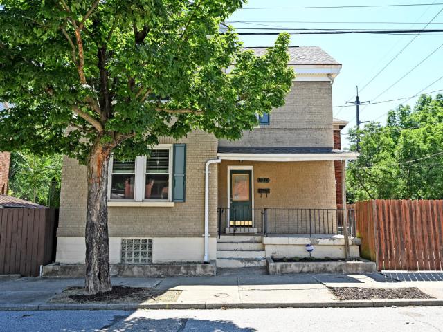 1946 Oakland Avenue
