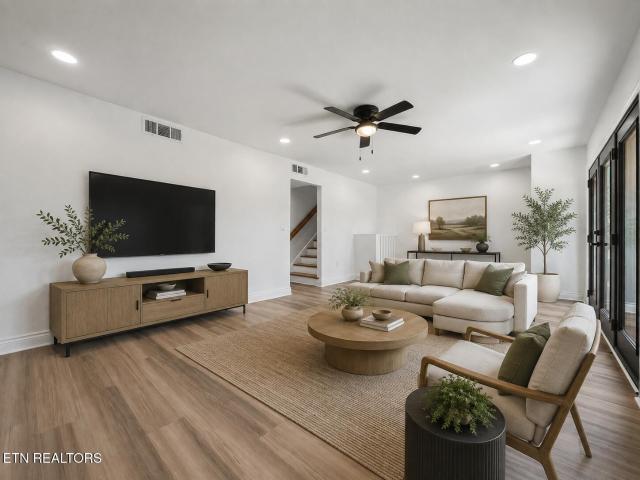 1946 Cherokee Bluff Drive