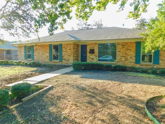 1946 Kensington Drive